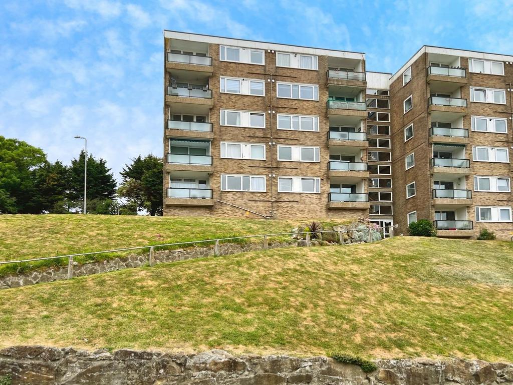 Collingwood Rise, Folkestone 2 bed flat - £150,000