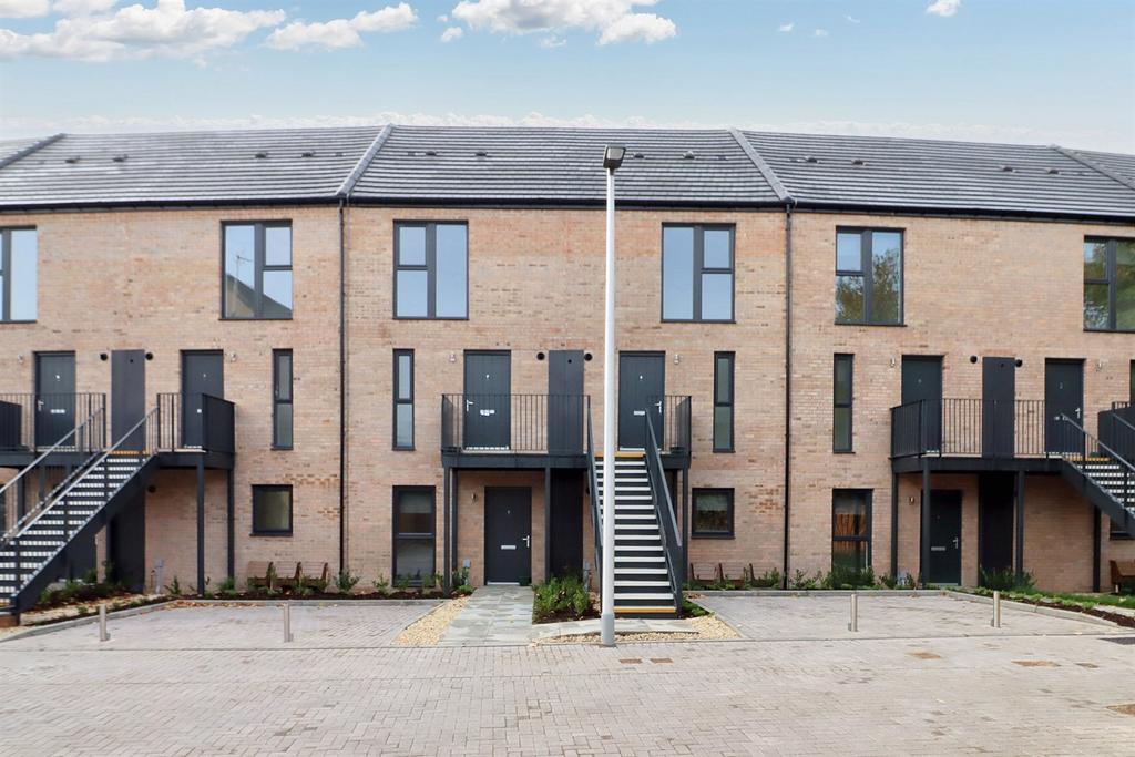 Edinburgh EH6 2 bed flat - £1,500 pcm (£346 pw)