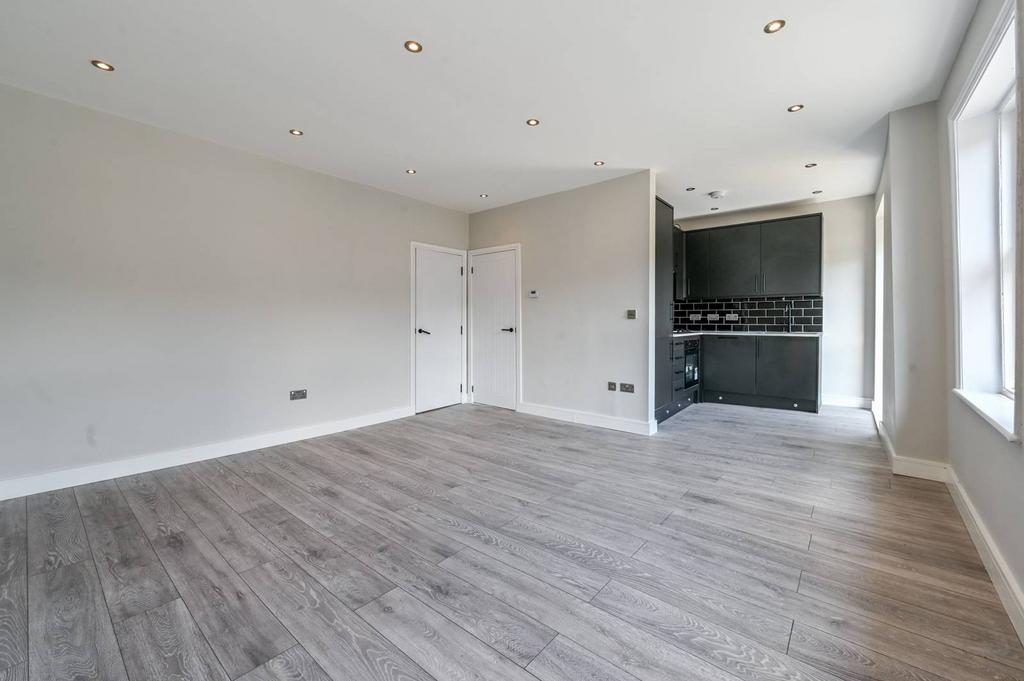 Brecknock Road, Camden, London, N7 2 bed flat - £2,800 pcm (£646 pw)