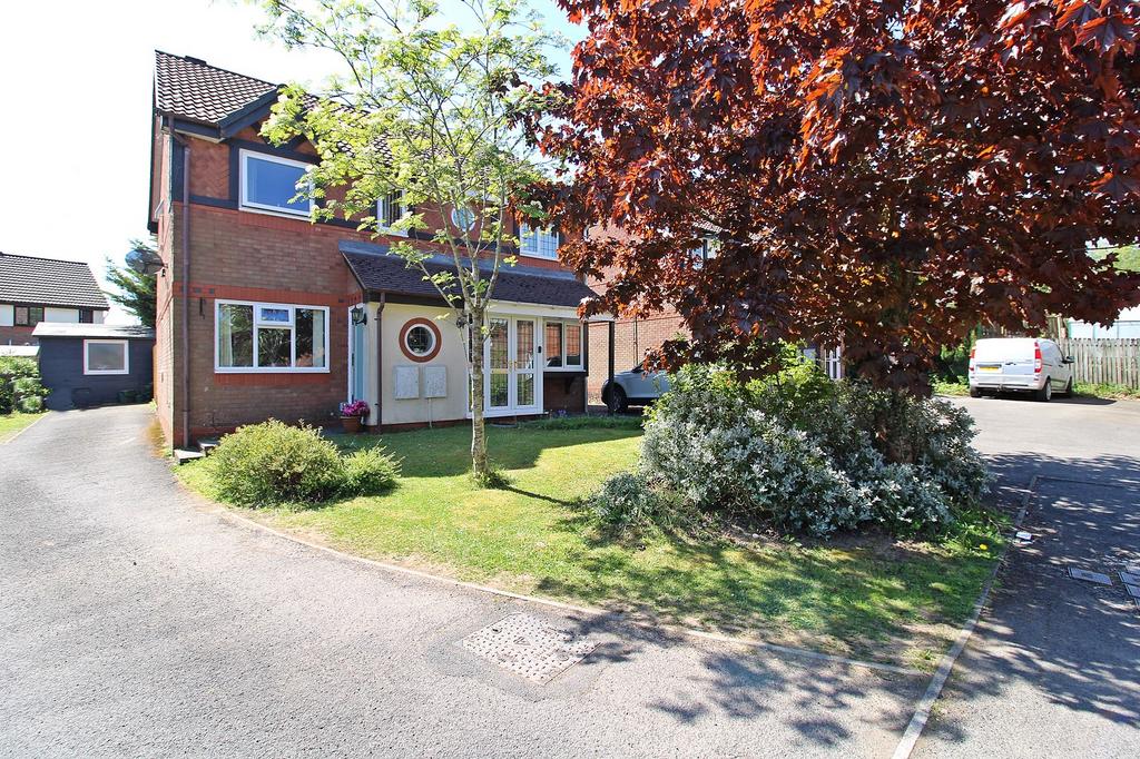 Tyla Garw, Pontyclun CF72 2 bed semi-detached house for sale - £200,000