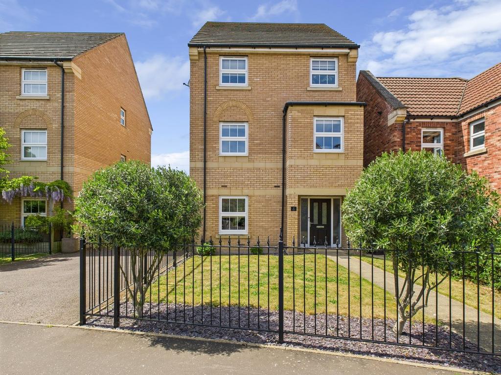 Buttercup Drive, Downham Market PE38 4 bed townhouse for sale - £365,000