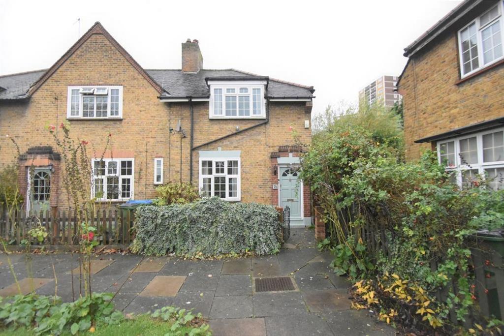 Roan Street, London SE10 2 bed house - £2,200 pcm (£508 pw)