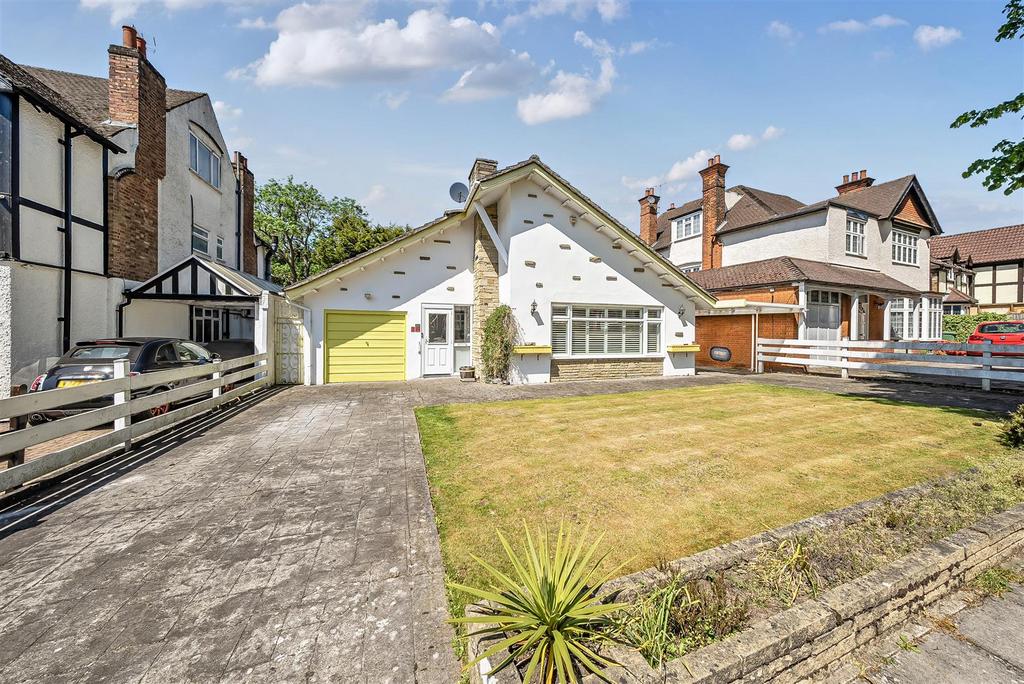 Royston Park Road, Hatch End HA5 2 bed detached bungalow for sale - £ ...