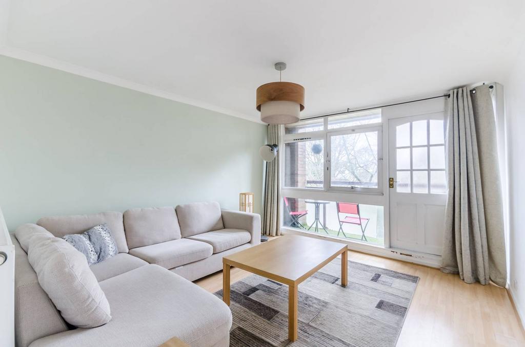 Palace Road, Streatham, London, SW2 3 bed maisonette for sale - £365,000
