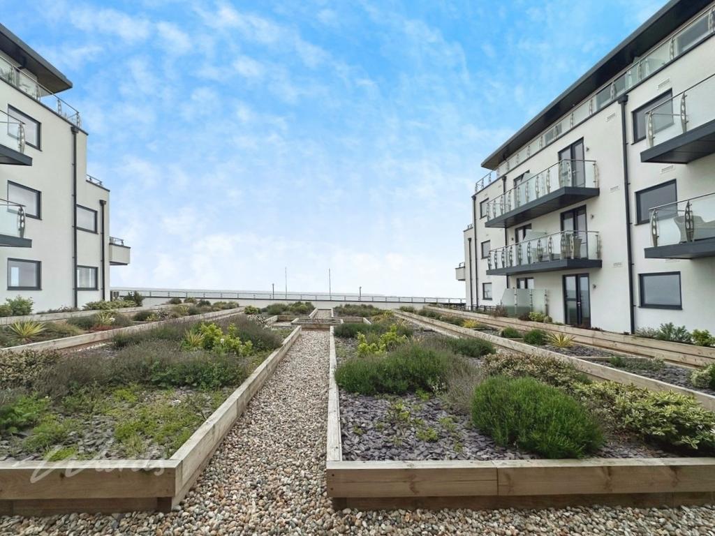 Royal Sands Harbour View CT11 2 bed flat to rent - £1,600 pcm (£369 pw)