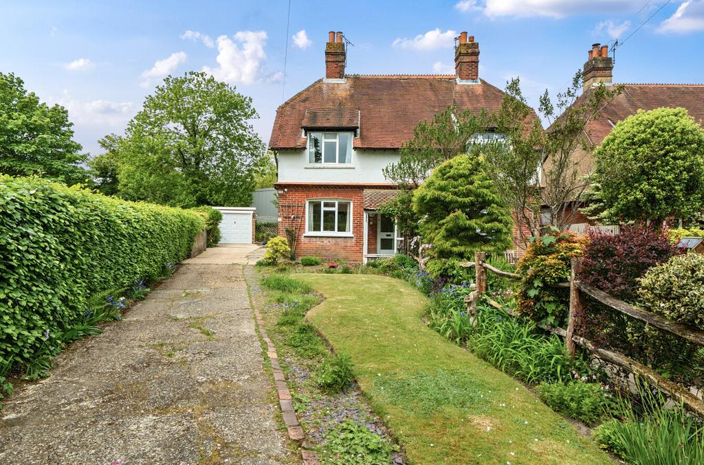Whitmore Vale Road, Hindhead GU26 3 bed semi-detached house for sale ...