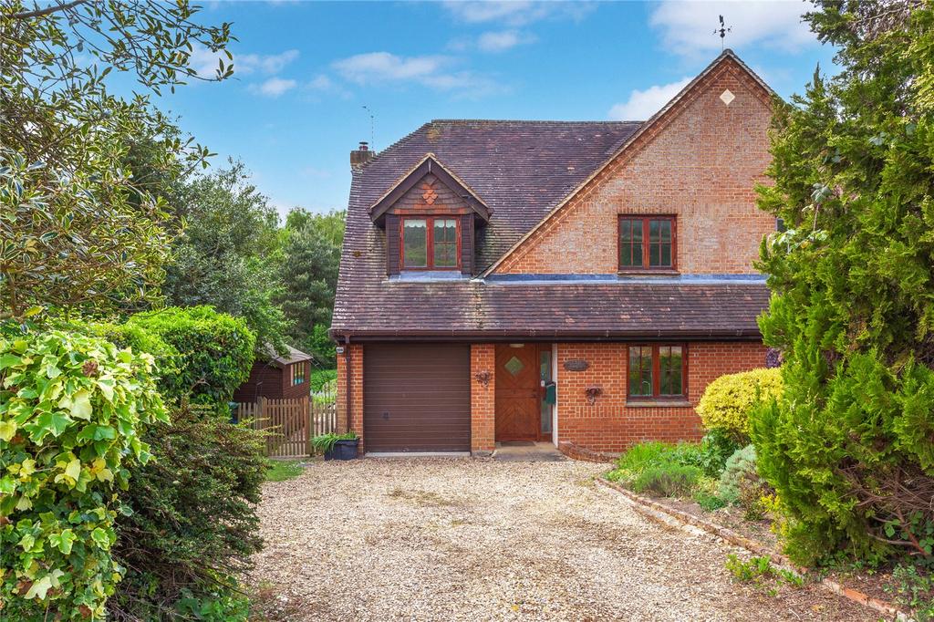Knowl Hill Common, Berkshire RG10 3 bed semi-detached house - £695,000