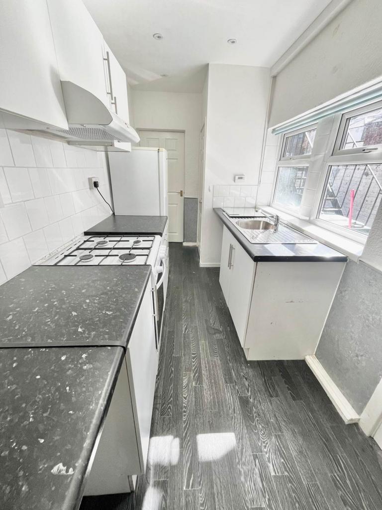 Prince Consort Rd, Gateshead NE8 2 bed flat - £550 pcm (£127 pw)
