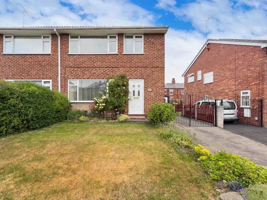 Carlinghow Lane, Batley 3 bed semi-detached house - £249,950
