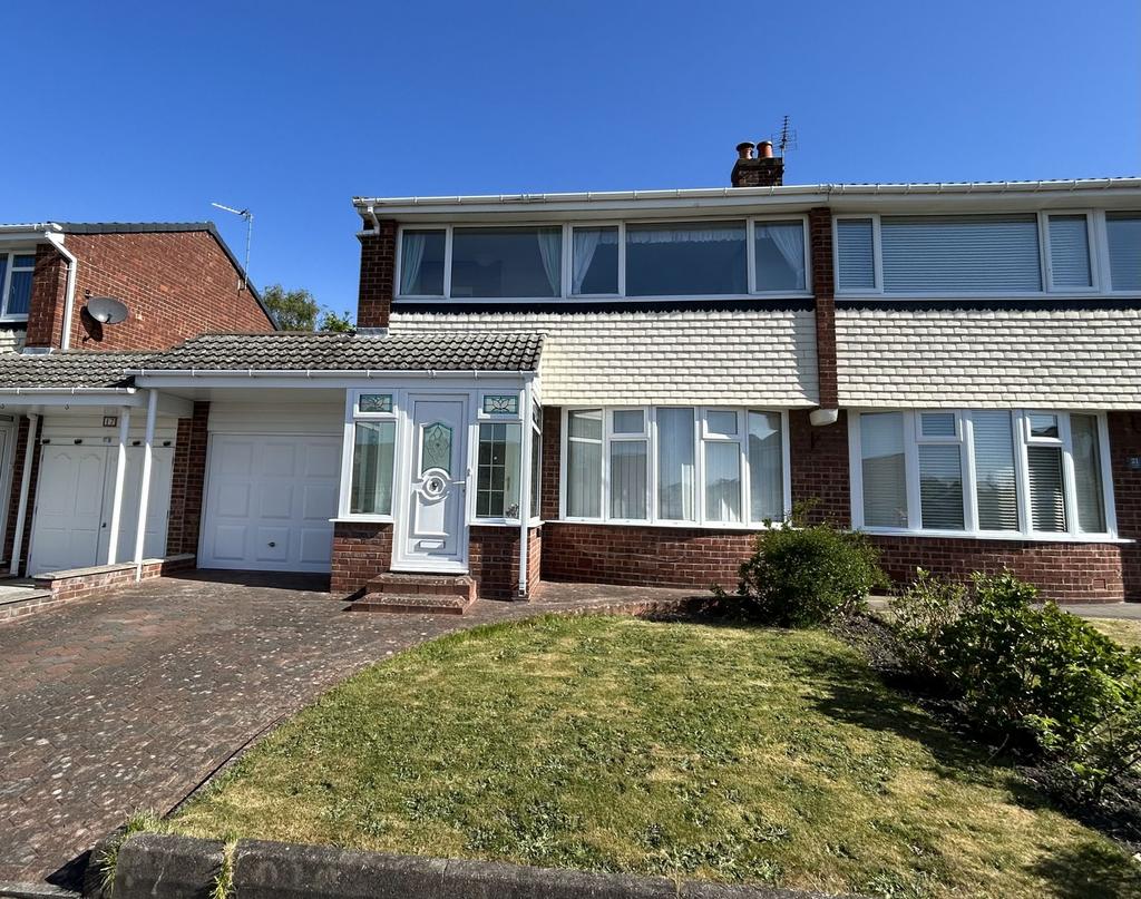 Greystoke Avenue, Whickham, Newcastle... 3 bed semi-detached house for ...