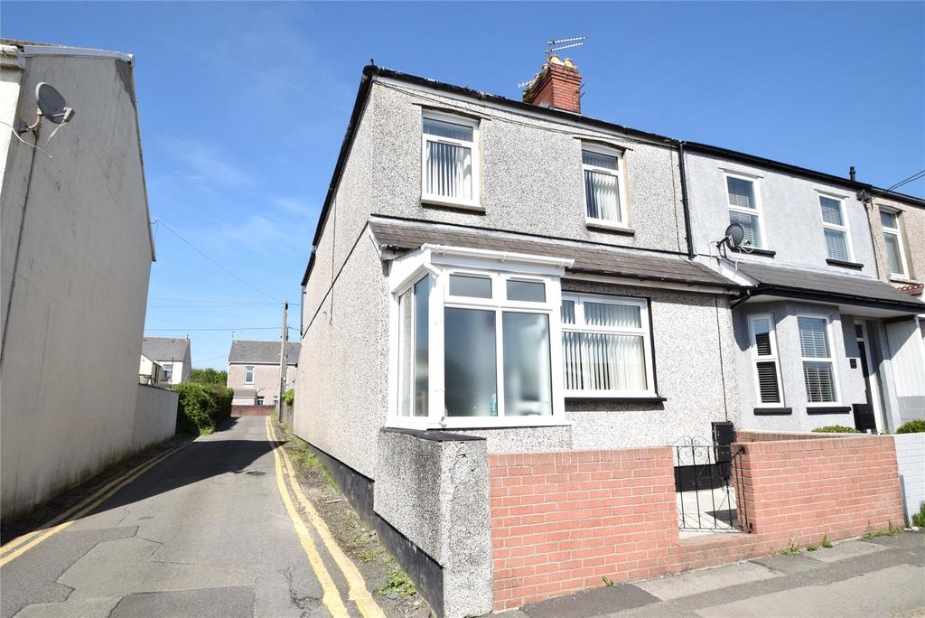 Victoria Street, Cwmbran, Torfaen, NP44 3 bed semi-detached house for ...
