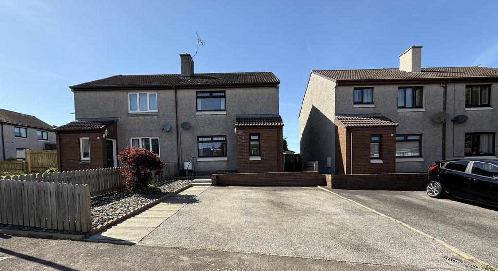 3 Woodley Terrace, Cargenbridge... 2 bed semi-detached house - £135,000