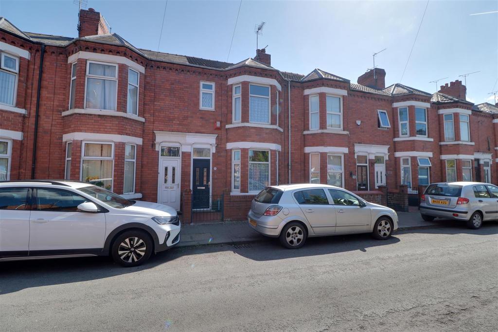Catherine Street, Crewe 4 bed terraced house for sale - £125,000