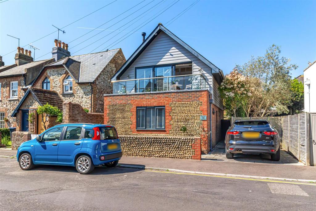Selden Lane, Worthing 2 bed detached house - £600,000