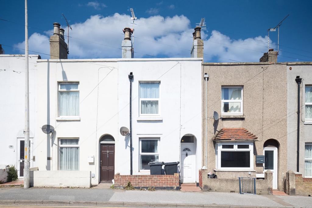Boundary Road, Ramsgate, Kent, CT11 2 bed terraced house for sale - £ ...