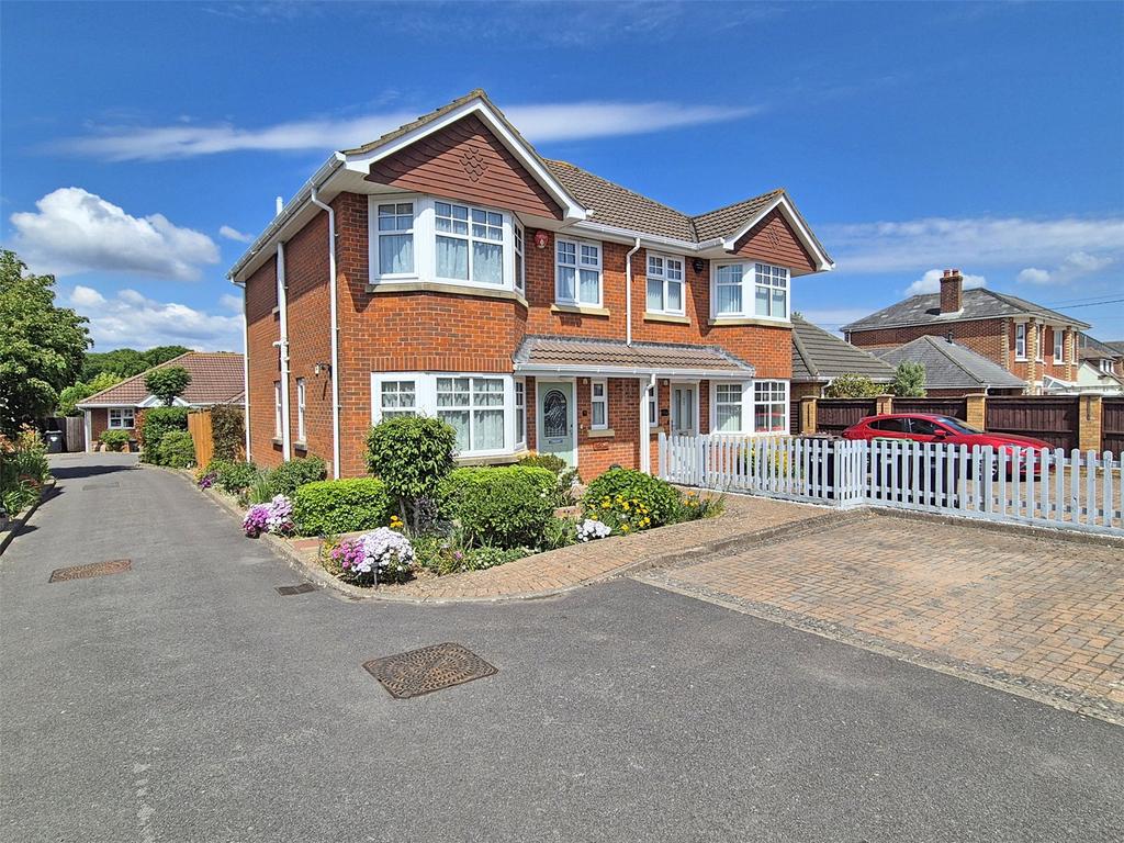 Chestnut Grove, New Milton... 3 bed semi-detached house for sale - £435,000