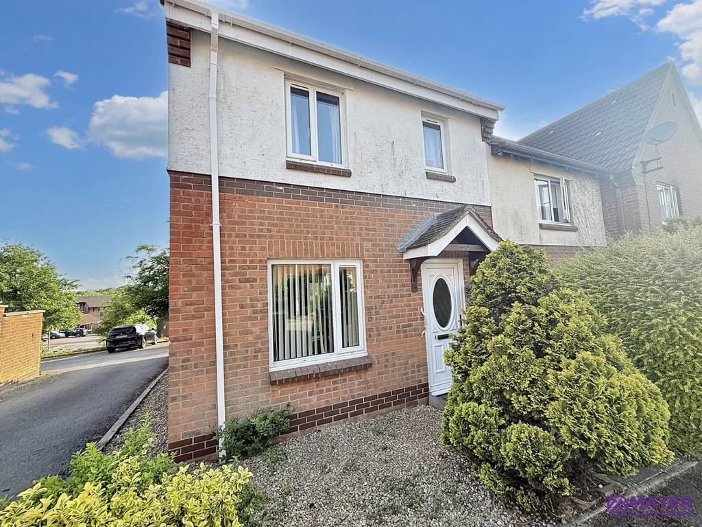 Summerland Gardens, Plymouth PL7 2 bed end of terrace house - £177,500
