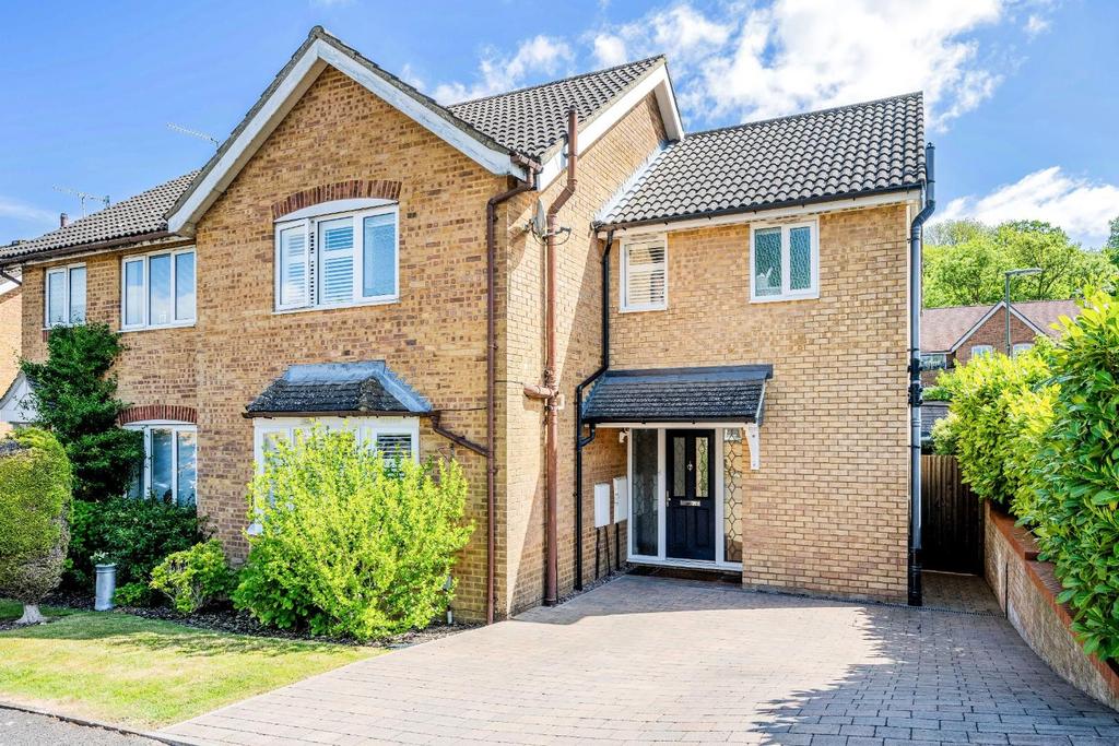 Whitegate Way, Tadworth KT20 4 bed semi-detached house for sale - £630,000