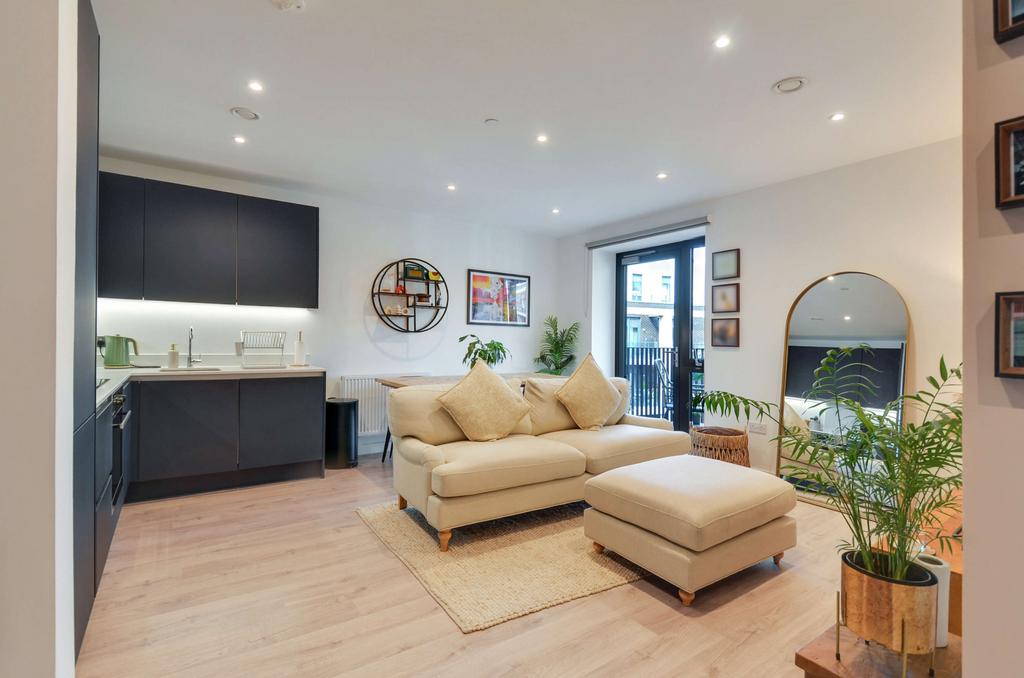 at Flat 602, 15 Osiers Road, London SW18 1 bed apartment for sale - £ ...