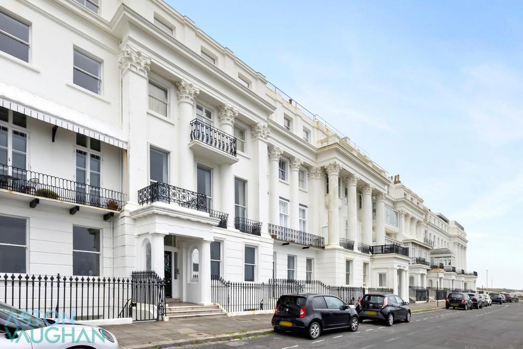 Arundel Terrace, Brighton BN2 2 bed apartment - £2,000 pcm (£462 pw)