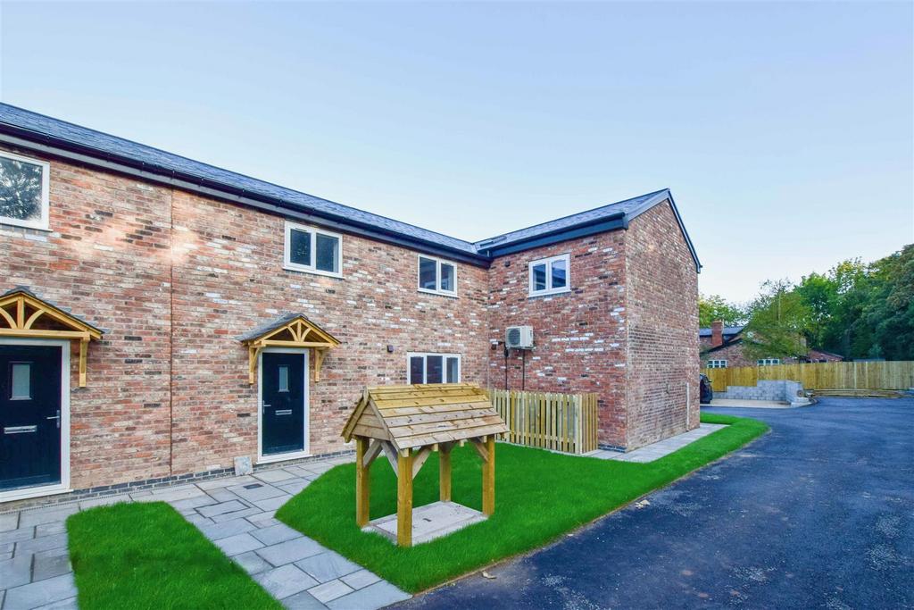 Massey Brook Lane, Lymm 3 bed mews to rent - £1,795 pcm (£414 pw)