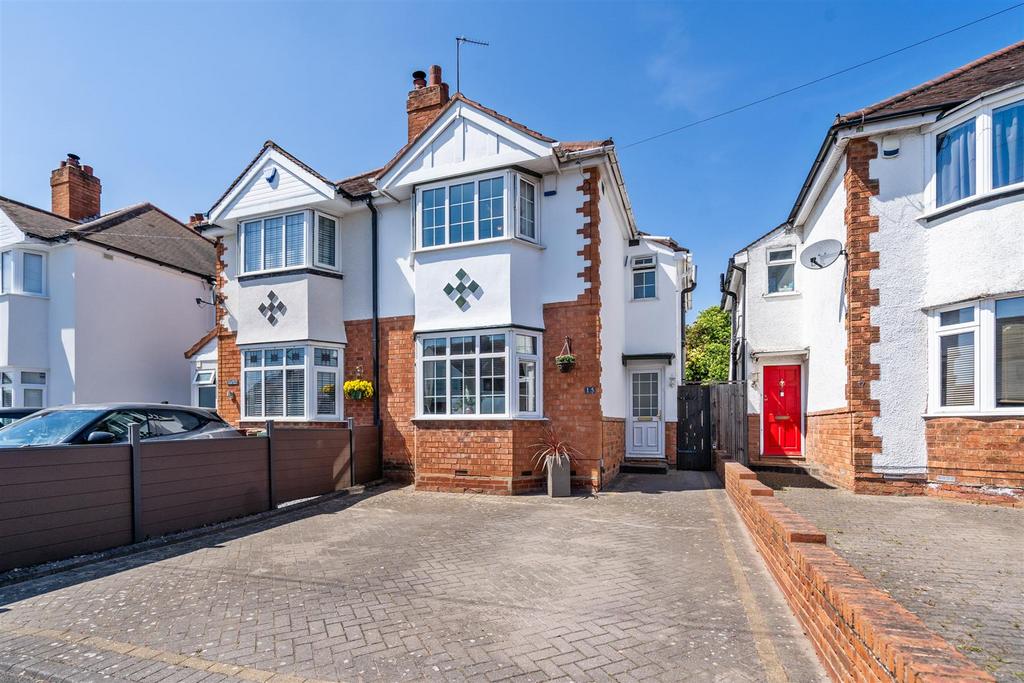 Howard Road, Solihull 3 bed semi-detached house for sale - £300,000