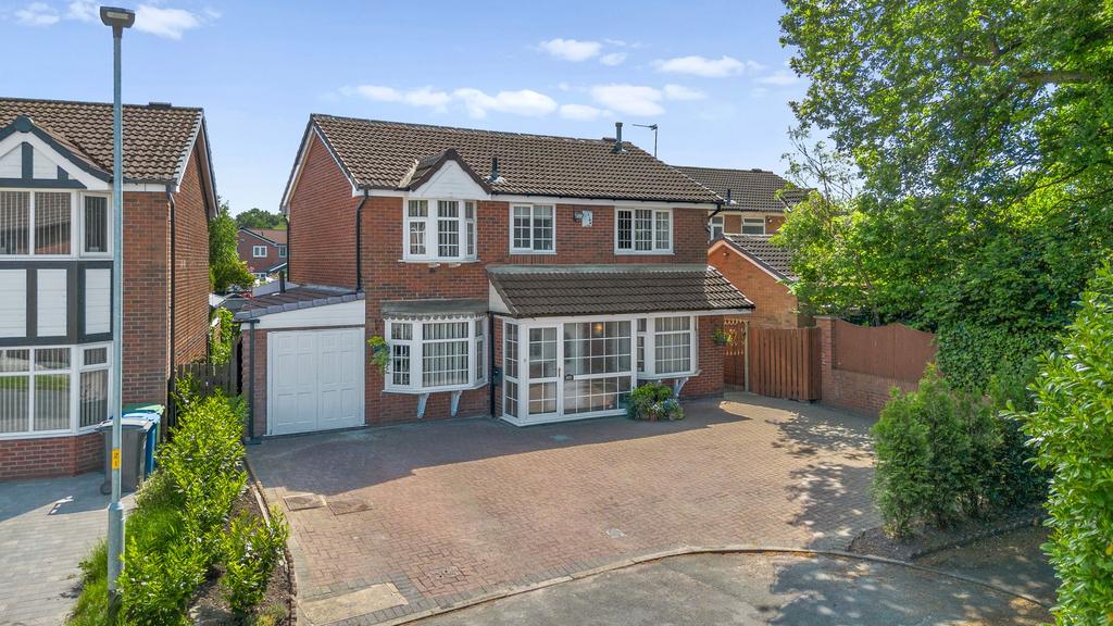 Shackleton Close, Old Hall, WA5 4 bed detached house for sale - £395,000