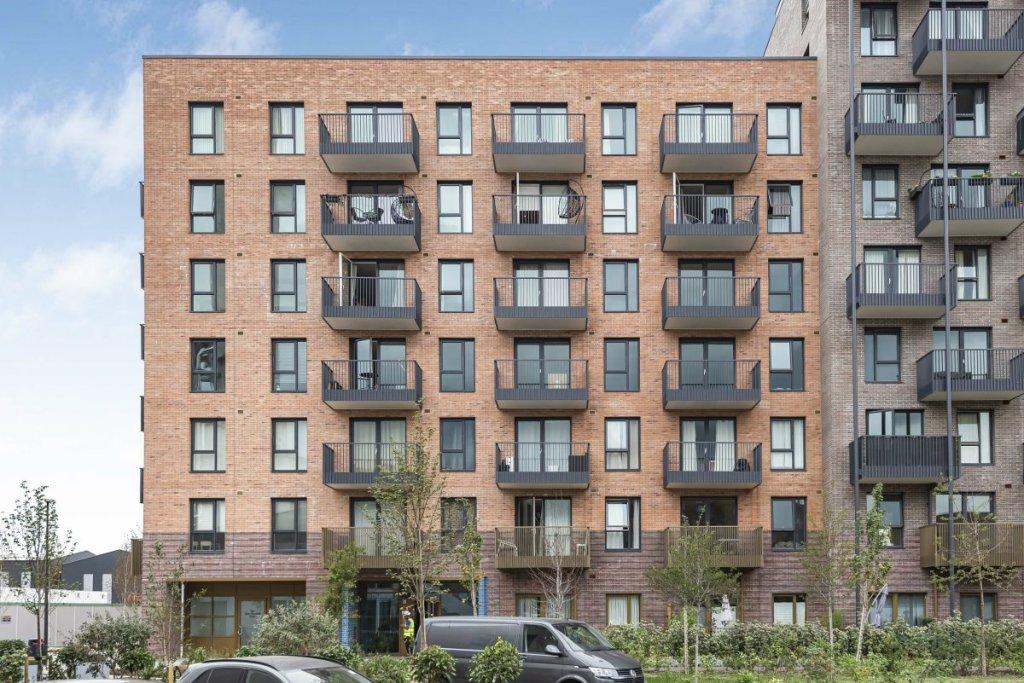 Henry Strong Road, Harrow HA1 1 bed flat - £1,550 pcm (£358 pw)
