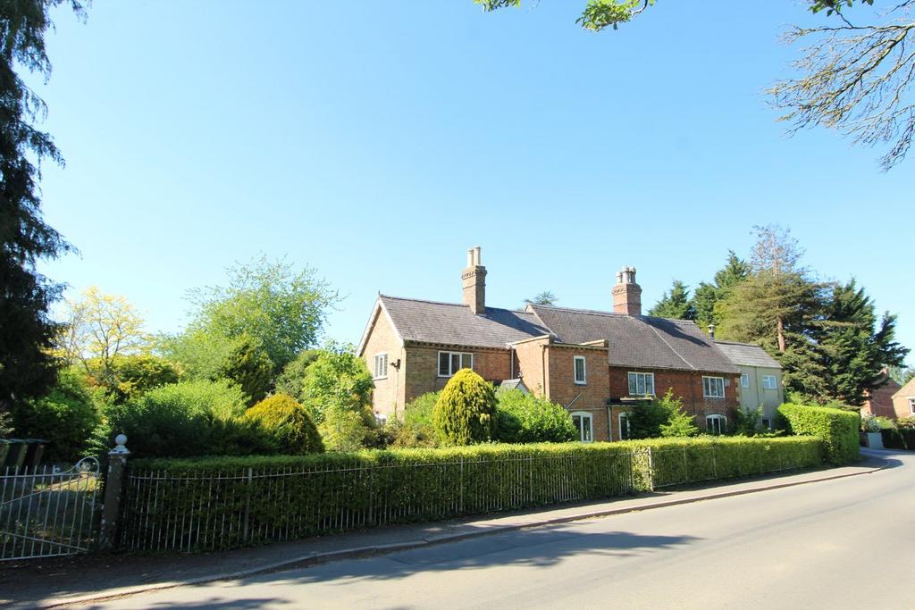 Main Street, Ashby Parva LE17 3 bed character property - £695,000