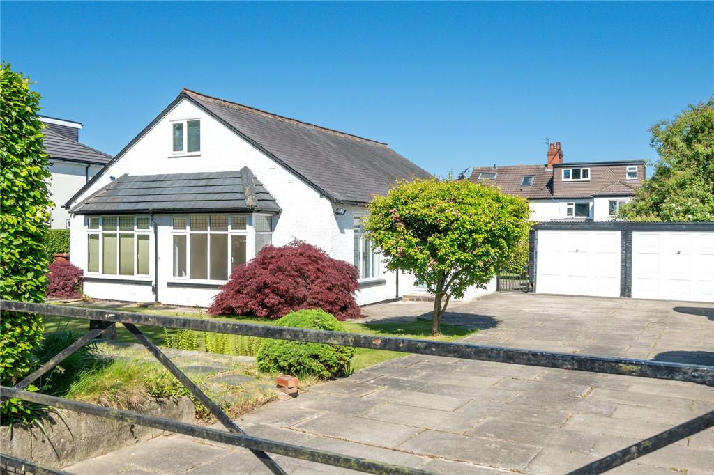 Street Lane, Leeds, West Yorkshire 4 bed detached bungalow for sale - £ ...