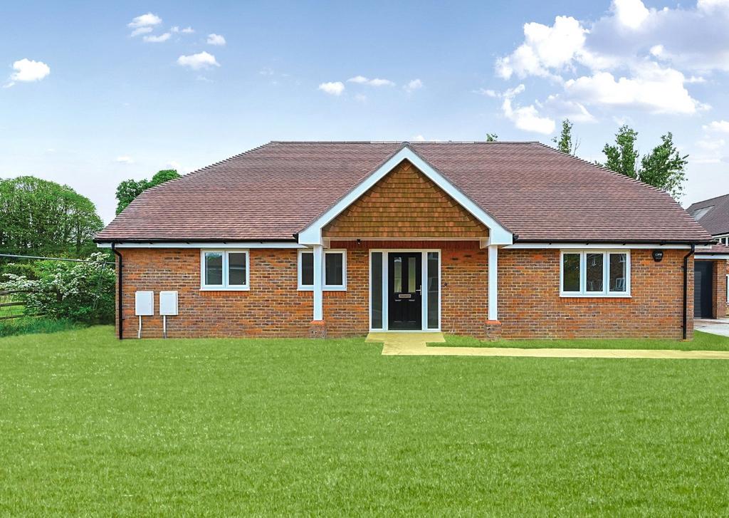 Kingfisher Walk, Coldharbour Road 2 bed bungalow for sale - £625,000