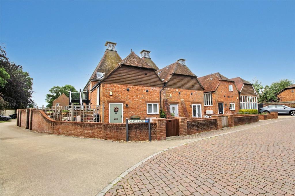 Oast Lane, Upper Froyle, Alton... 2 bed maisonette for sale - £275,000