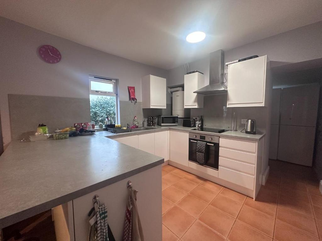 Belgrave Road, Plymouth PL4 5 bed house to rent - £2,708 pcm (£625 pw)