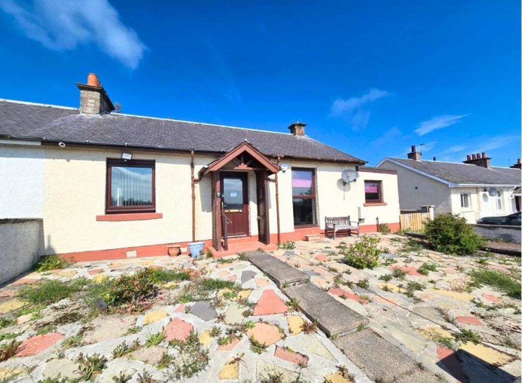 Leachkin Road, Inverness IV3 3 bed detached house - £185,000