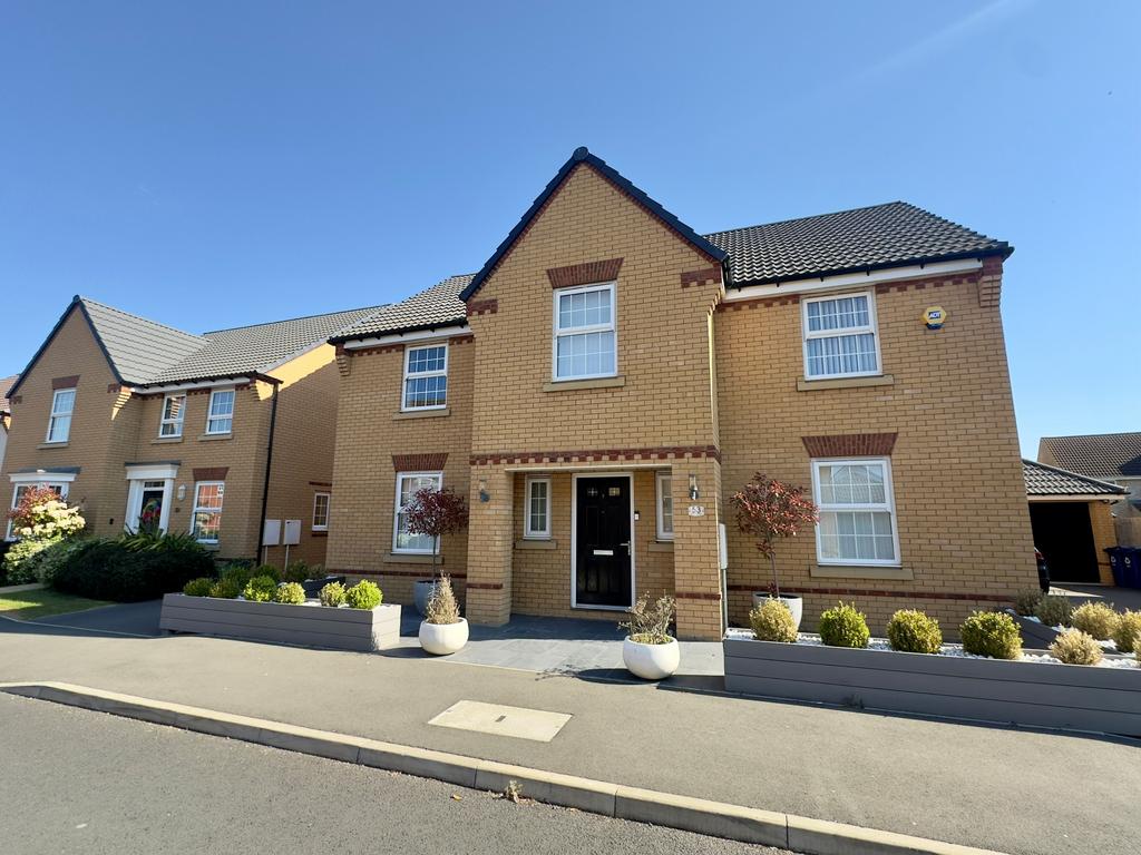 Saxon Way, Warboys, PE28 4 bed detached house - £2,500 pcm (£577 pw)