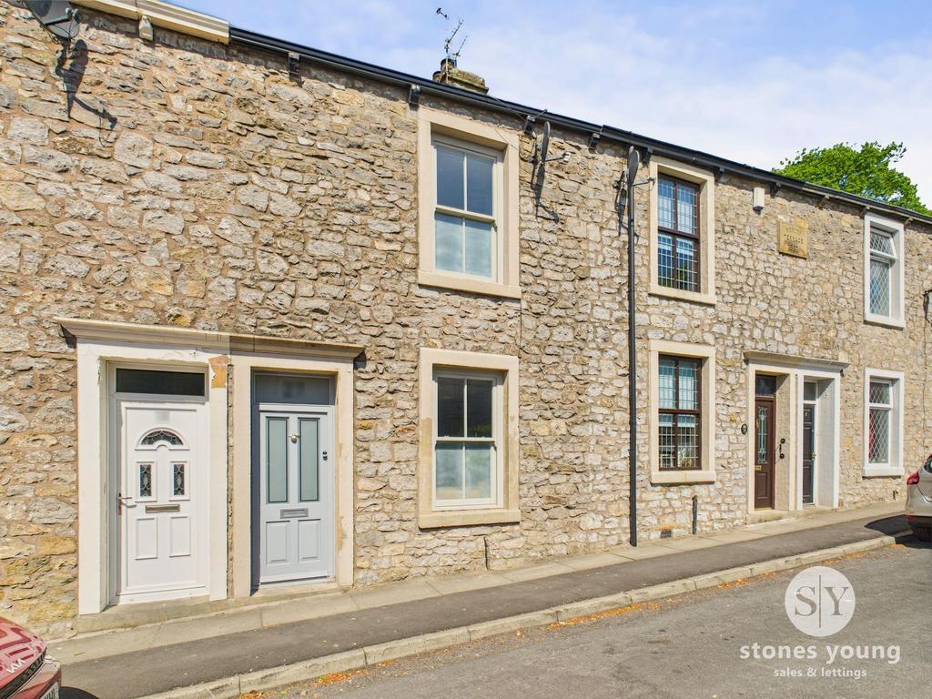 St. James Street, Clitheroe, BB7 2 bed terraced house - £195,000