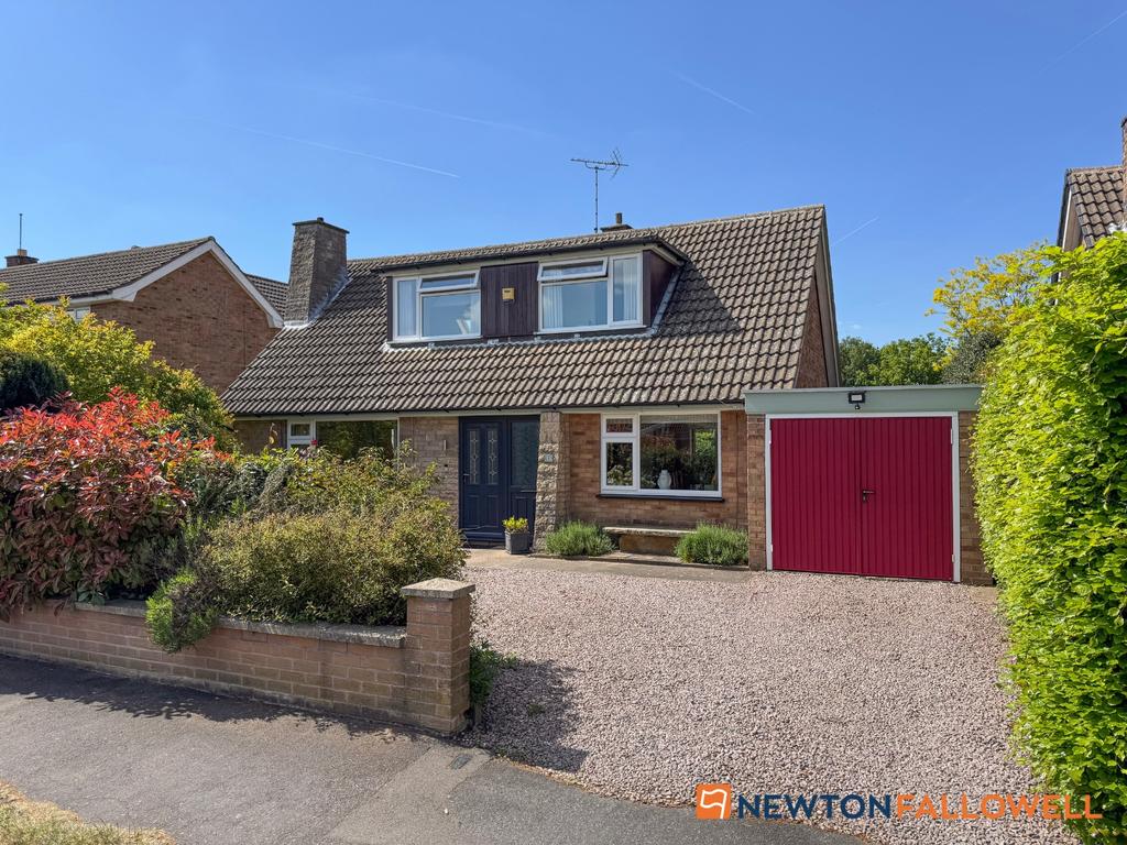 Valley Prospect, Newark NG24 3 bed detached house - £325,000
