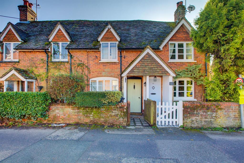 The Borough, Crondall, Farnham 2 bed end of terrace house for sale - £ ...