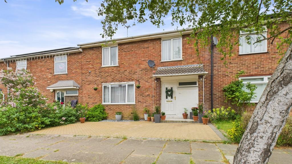 Goldsmith Close, Bury St Edmunds IP32 3 bed terraced house for sale - £ ...