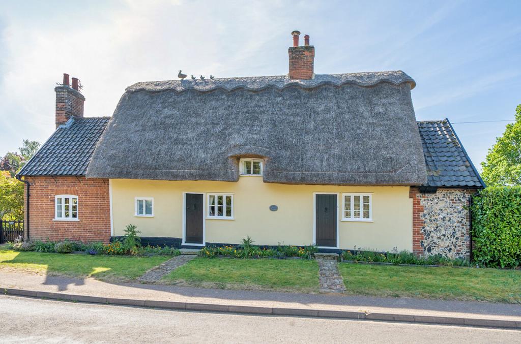 The Street, Thetford IP24 3 bed cottage - £495,000