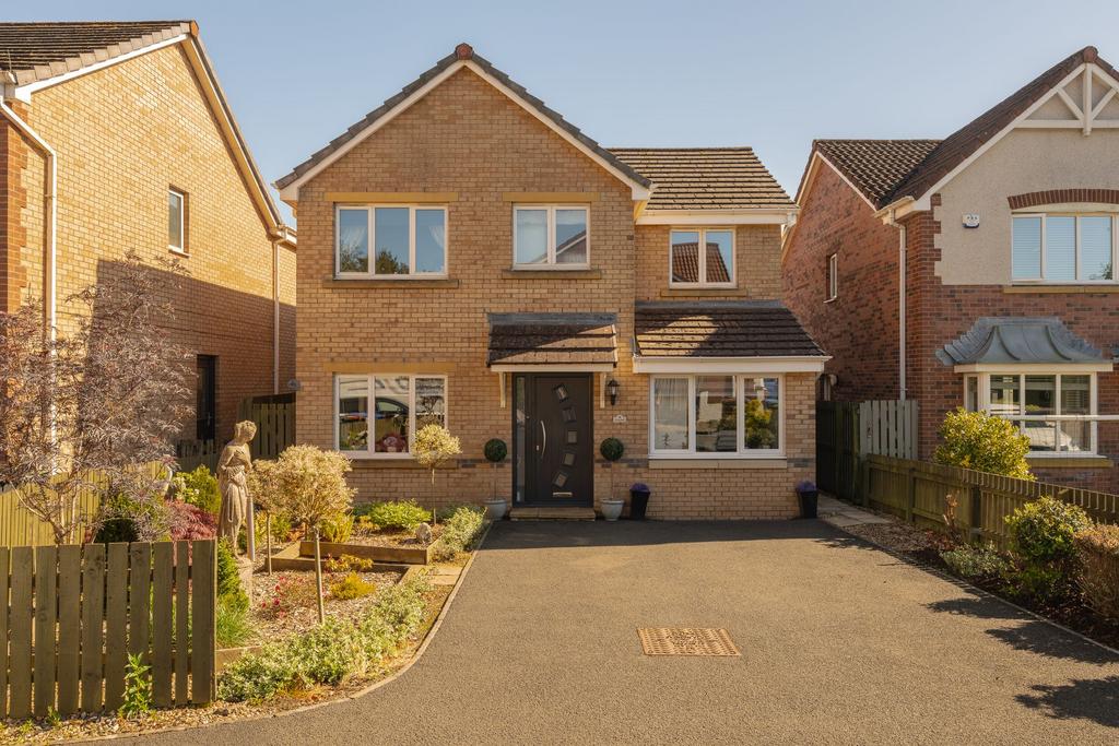 Atlas Court, Armadale, EH48 4 bed detached house - £280,000