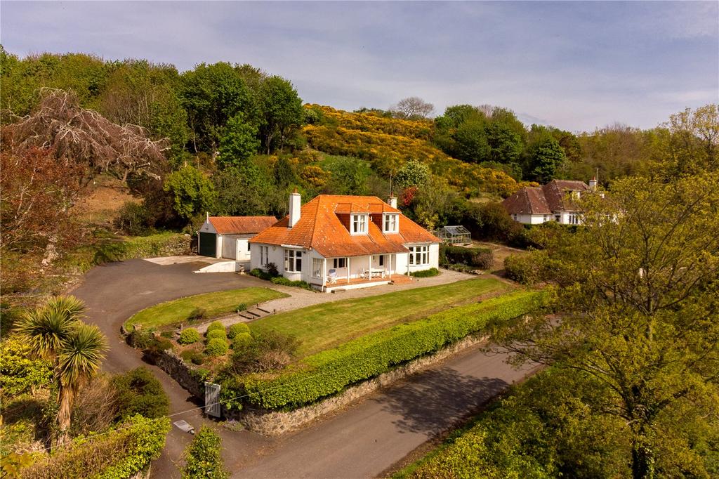 Windyknowe, 2 Mains Road, Ballantrae... 3 bed detached house - £375,000
