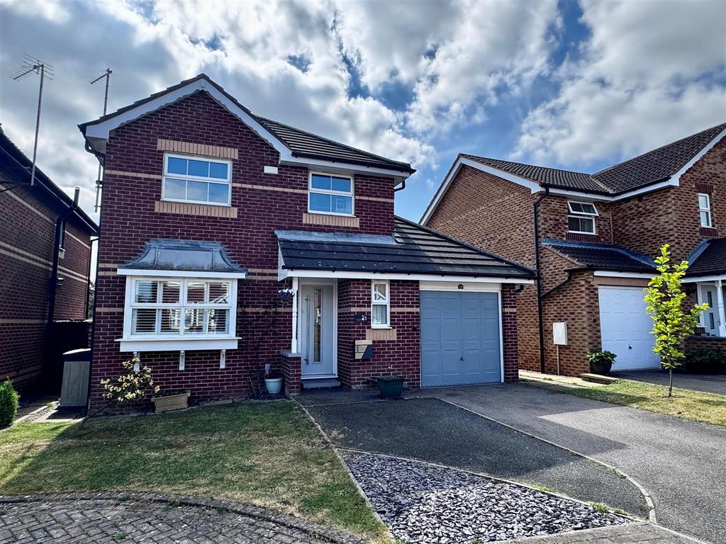 Greenfields Way, Worksop S81 3 bed detached house for sale - £240,000