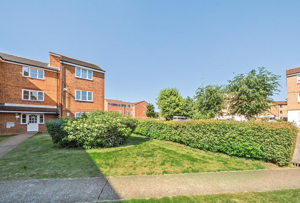 Mullards Close, Mitcham CR4 2 bed apartment for sale - £300,000