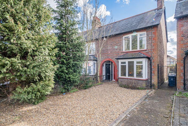 Pinner Road, Pinner 3 bed semi-detached house for sale - £575,000