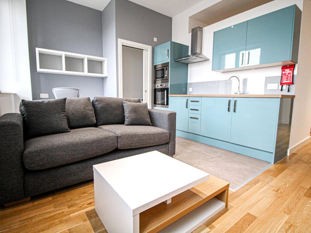 Apt 37, Q One Residence, Wade Lane LS2 Studio to rent - £1,179 pcm (£ ...