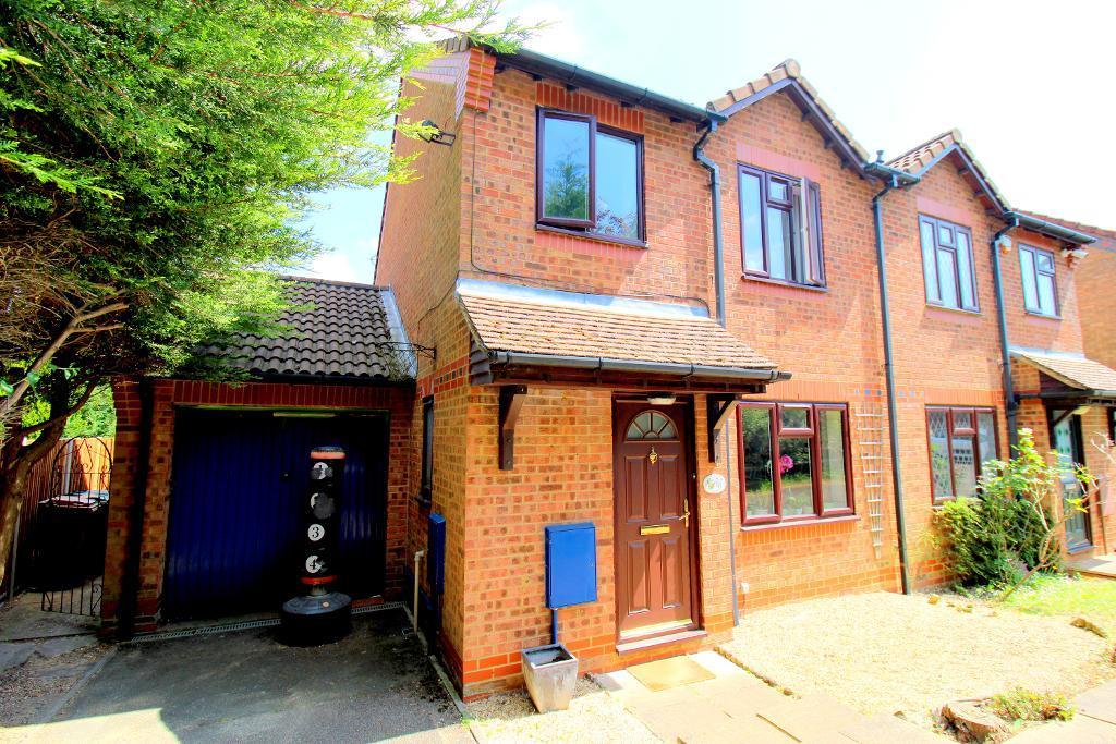 Malthouse Green, Wigmore, Luton... 3 bed semi-detached house - £365,000