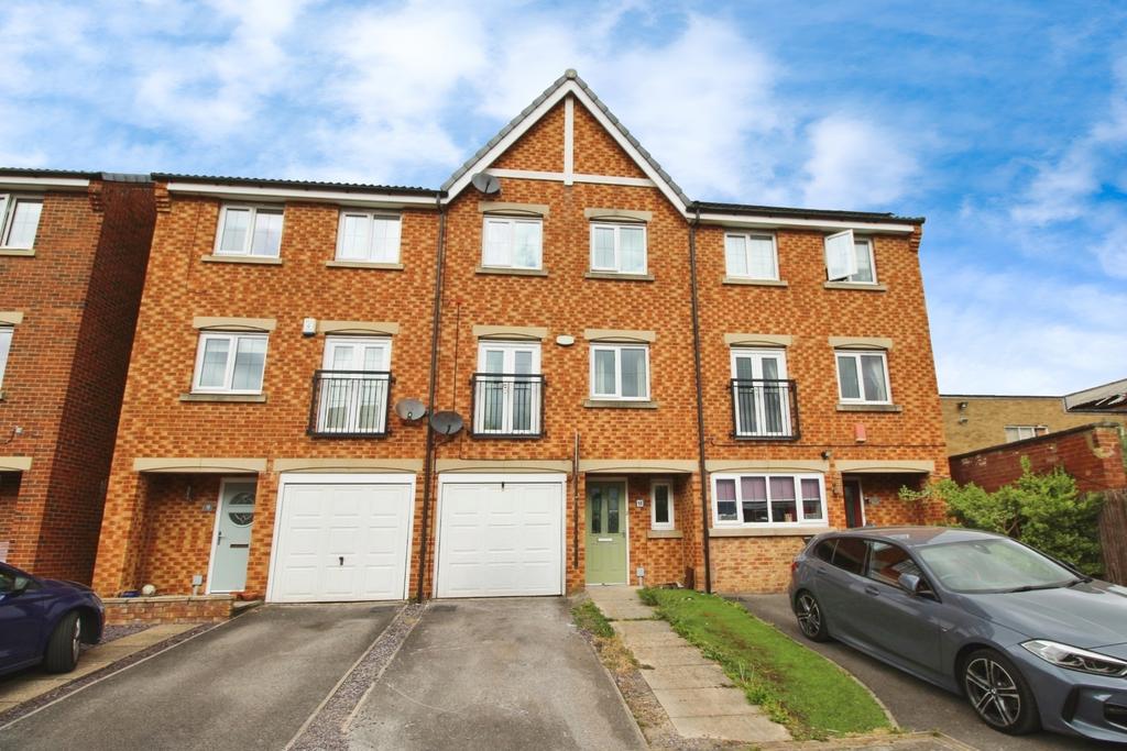 Prospect Mews, Leeds LS27 4 bed terraced house - £230,000