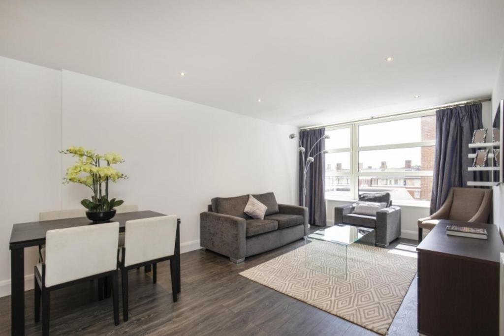 Consort Rise House, 203 Buckingham... 2 bed apartment to rent - £3,650 ...