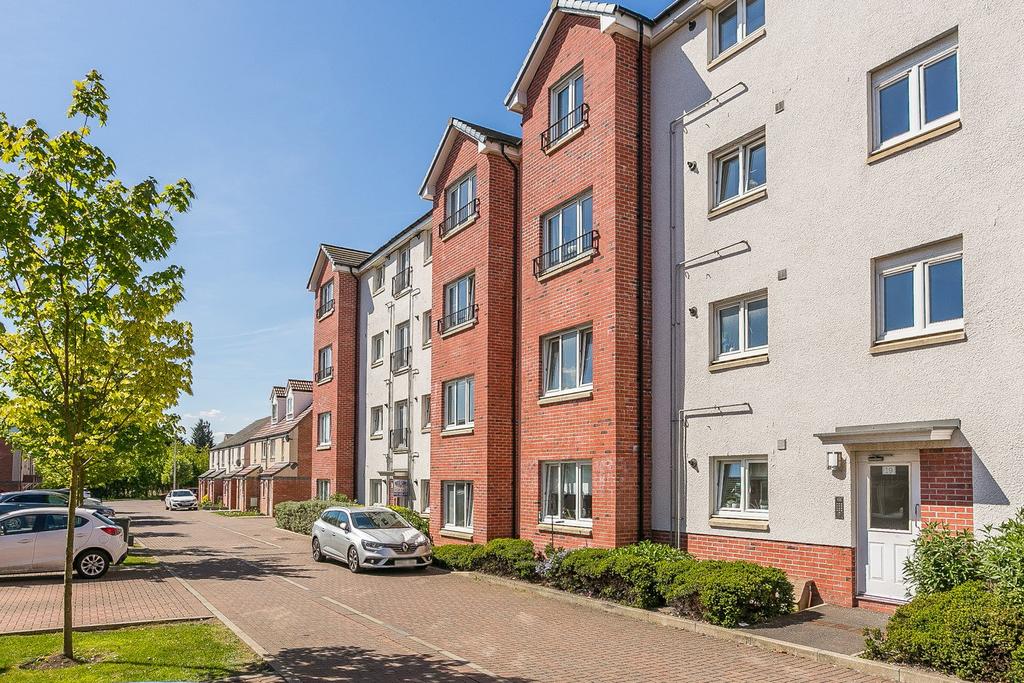 Torwood Crescent, Edinburgh, EH12 2 bed flat - £210,000